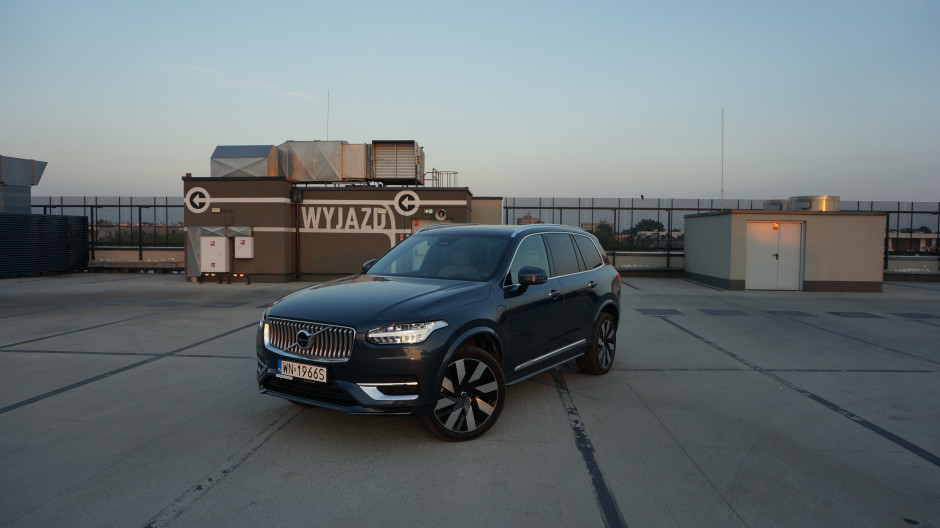 Sprawdzamy Volvo XC90 T8. Ten SUV to samochód dla tych, którzy lubią czuć się zaopiekowani