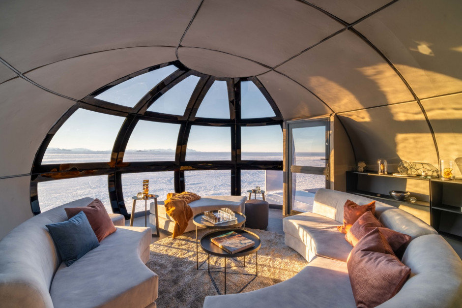 Fine dining, luksusowe namioty, kaszmirowe koce i pingwiny. Tak ...