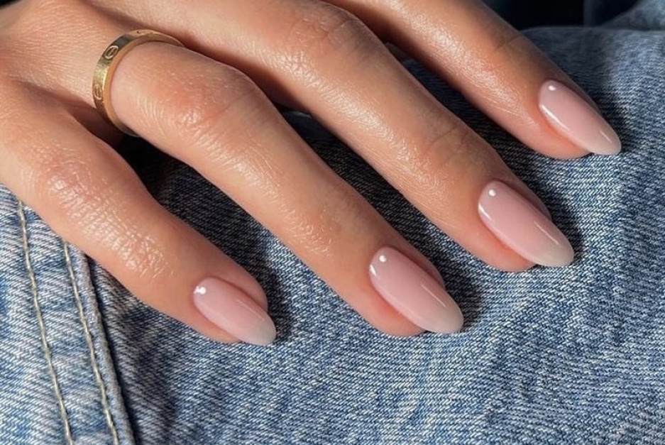 BB Nails to najnowszy manicure sezonu. Poproś o niego swoją stylistkę ...